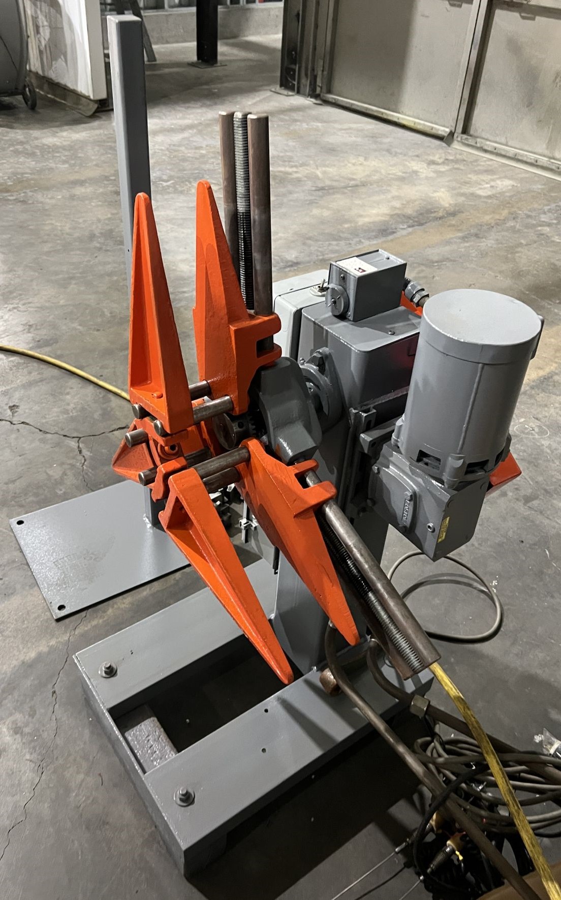 Jaco Motorized Uncoiler Model • APPROX. 500 LBS.